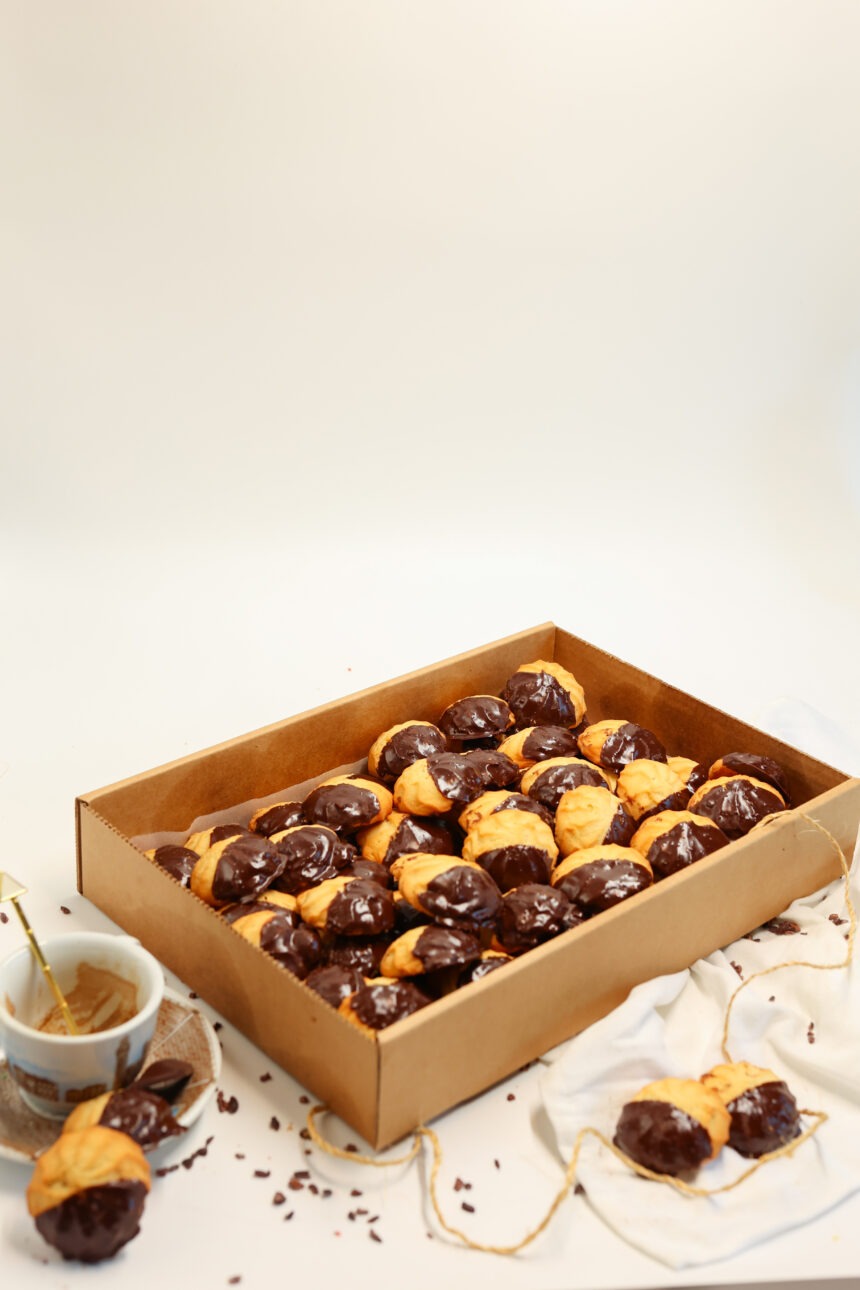 Italian Round Chocolate Dipped Cookies - Golden Star Bakery